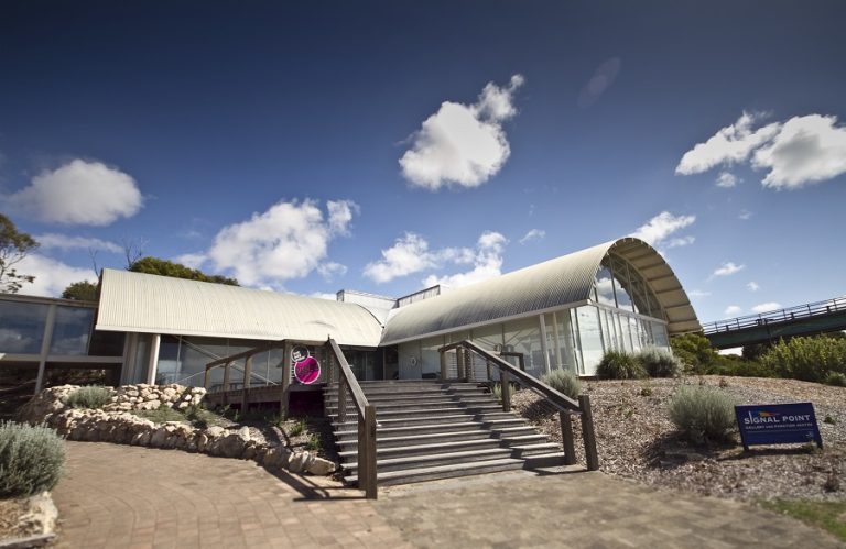 Signal Point Gallery - Country Arts